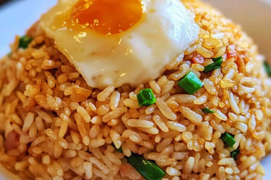 Golden Chili Oil Fried Rice: An Incredible Ultimate Recipe for a Quick ...